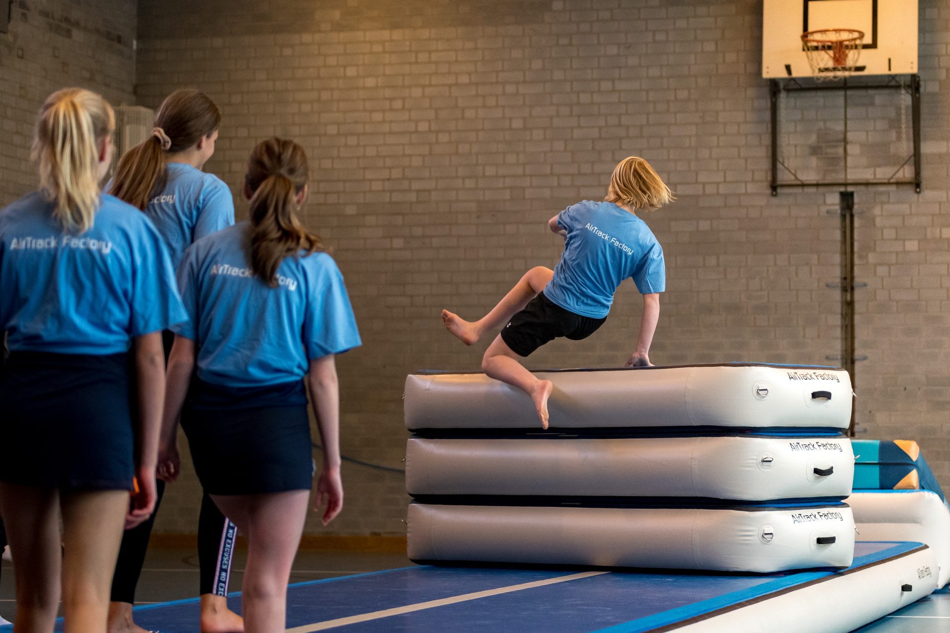 The AirBox - AirTrack Factory - Gymnastics and School sports