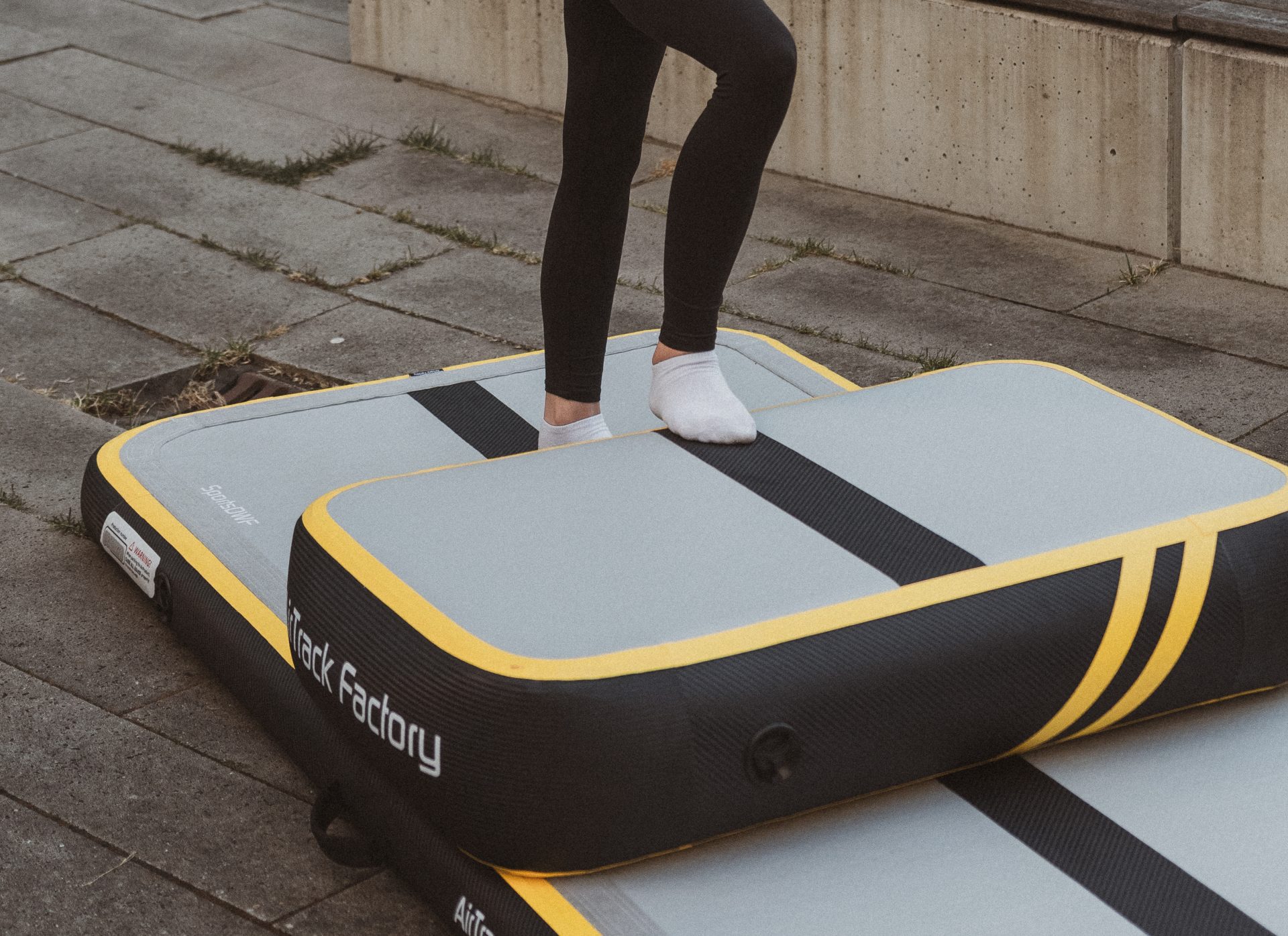 The AirBlock - Het verhoogde afzet blok - AirTrack Factory Sport